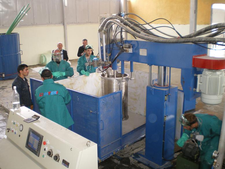 polyurethane Semi-automatic batch foaming machine By yang yu foaming ... polyurethane Semi-automatic batch foaming machine By yang yu foaming ...